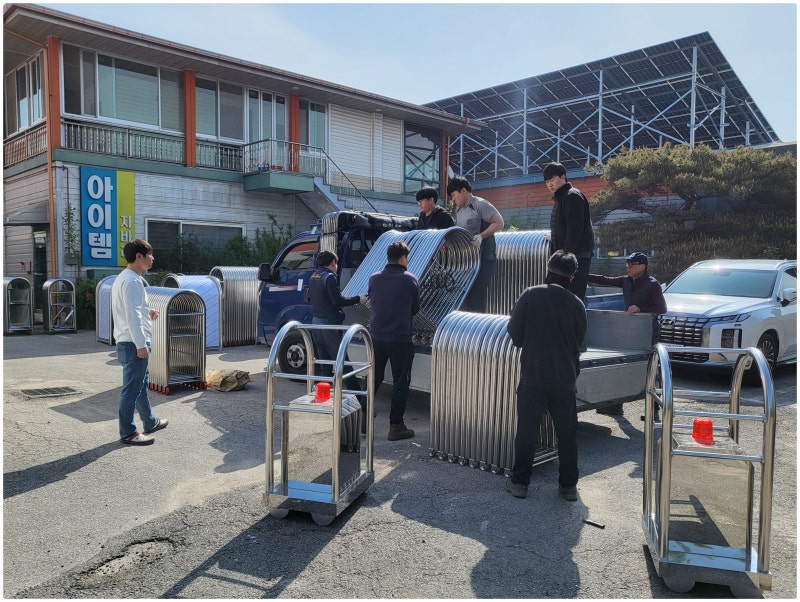 초등학교 교문 3개소 출입구에 스텐 자바라 대문17m양문 17m편개 75m외문 등`~신규제작 설치 사례`~수원시 스텐자바라