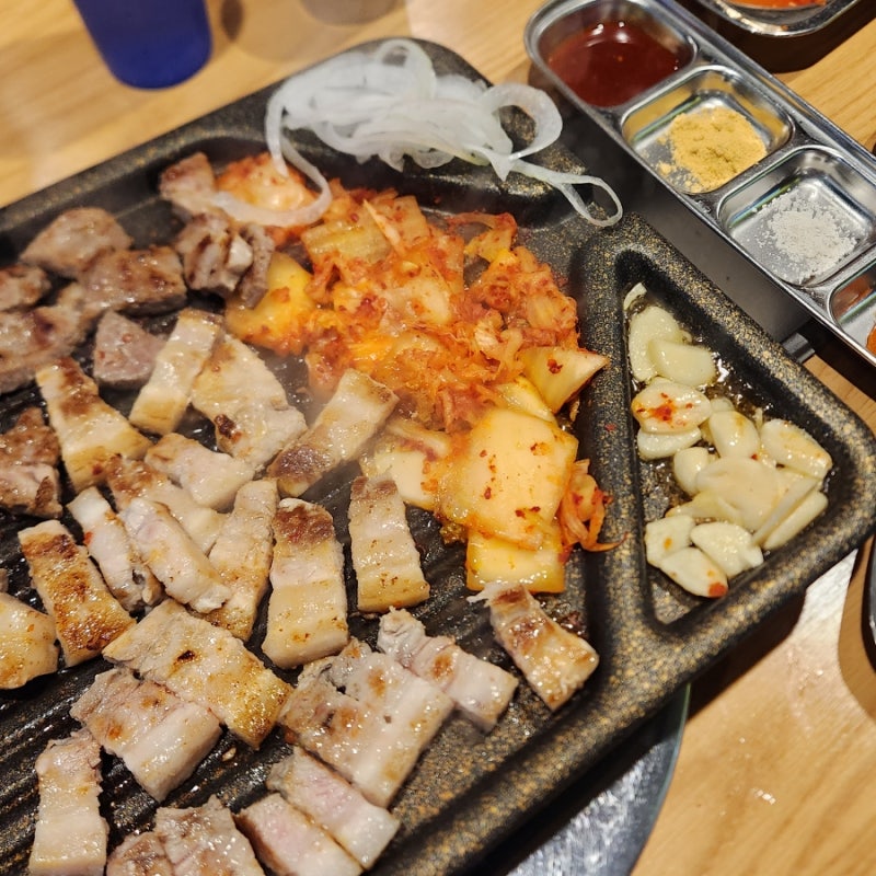왕십리 무한리필 다양한 고기가 있는 왕십리역 삼겹살 무한통삼 네이버 블로그