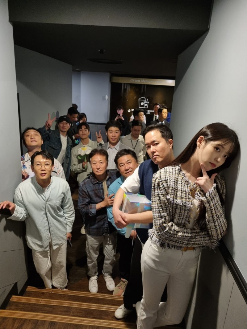 230603 아이유 영화 드림 무대인사 및 출퇴근 팬 사진(5/7_ 메가박스 코엑스, 롯데시네마 건대, CGV 용산) Ft_ MC 유, 미모, 팬 서비스 빛났다 : 네이버 블로그