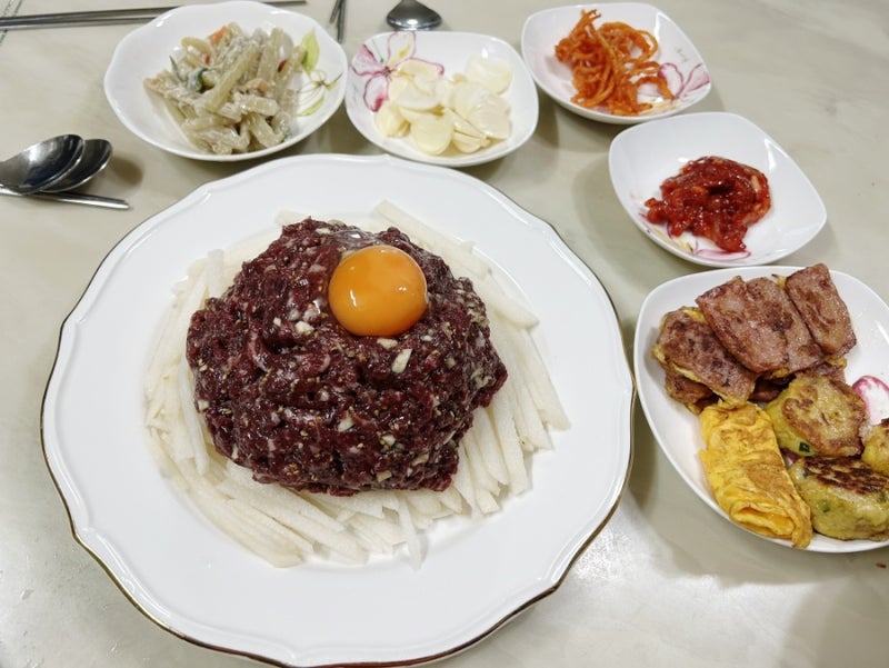 소고기 육회만드는 방법육회 부위 소금 양념 소고기 육회 비빔밥 만들기 네이버 블로그