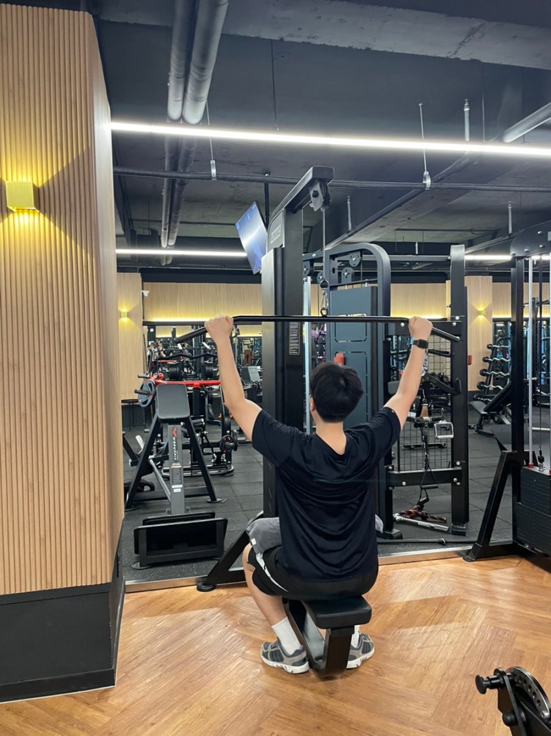 원종동헬스장 등운동 기구 필수 루틴 6가지면 충분합니다 인싸짐 네이버 블로그