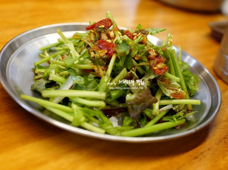 용리단길 능동미나리 맛있는 꼬리찜 미나리 곰탕 네이버 블로그