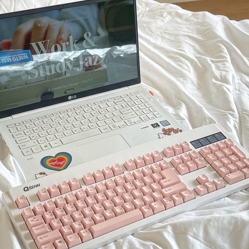 부드러운 타자감의 딸기우유색 큐센 무선 키보드 리뷰 및 연결방법_SEM-DT35 NEW USB 멤브레인 핑크 색상 키보드_인스타감성 가성비 좋은 노트북무선키보드추천 ...