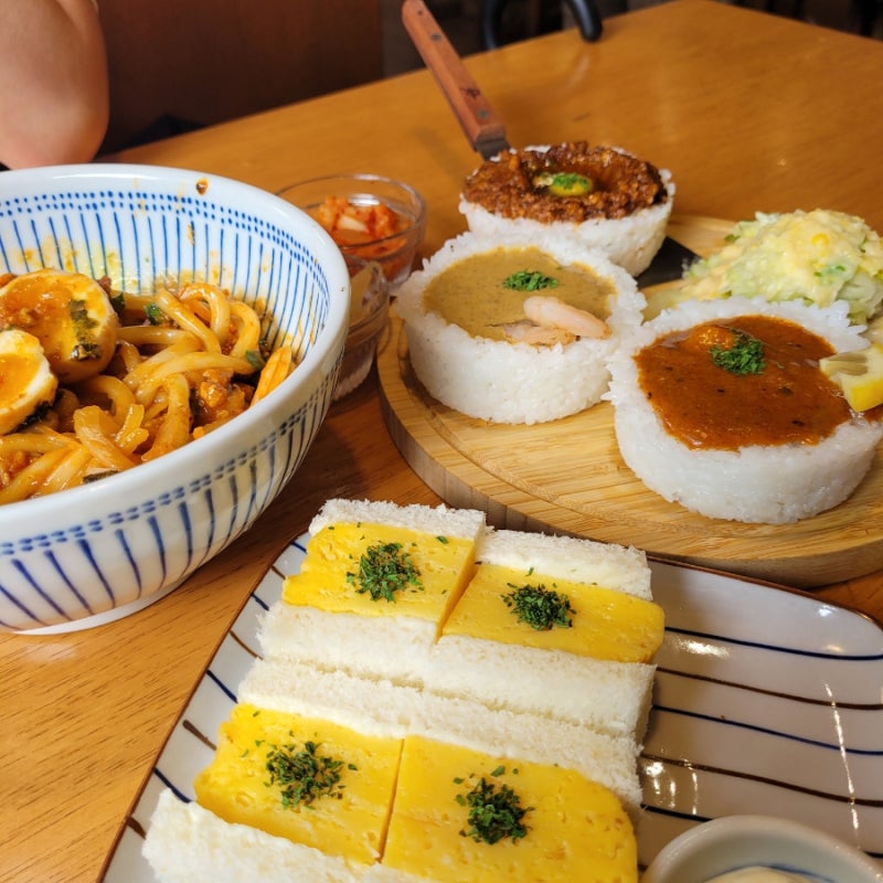 신촌맛집 소코아 감성적인 일본식 퓨전 요리 맛집 3종카레 마제카레우동 타마고샌드 네이버 블로그