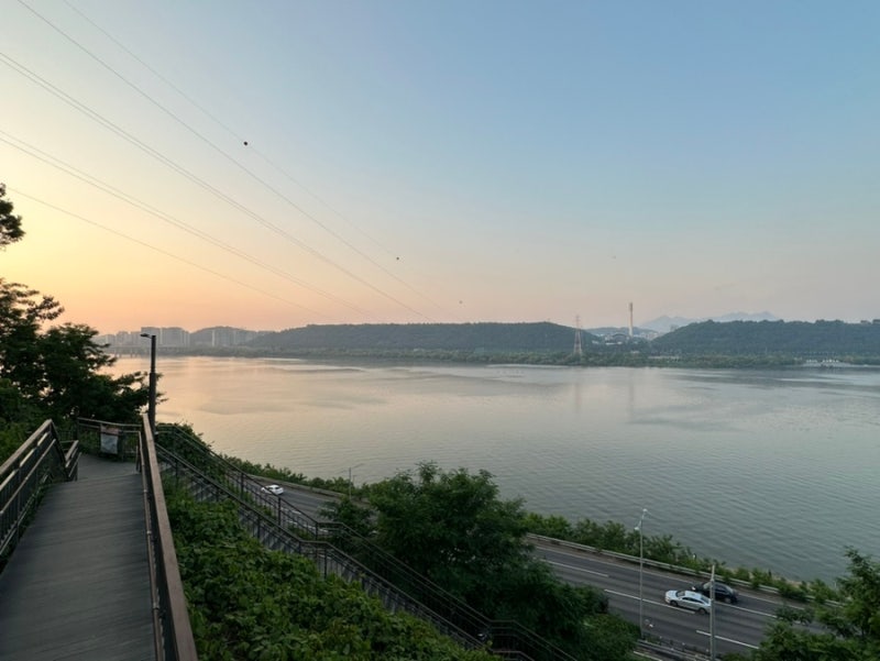 염창동 등촌동 가볼만한산 낮은산 강서구산 증미산염창산 일출 해돋이 야경명소 네이버 블로그