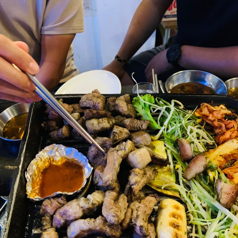 2호선 합정역 고기집 구워삶다 가성비 좋은 참숯향 초벌 돼지고기 네이버 블로그