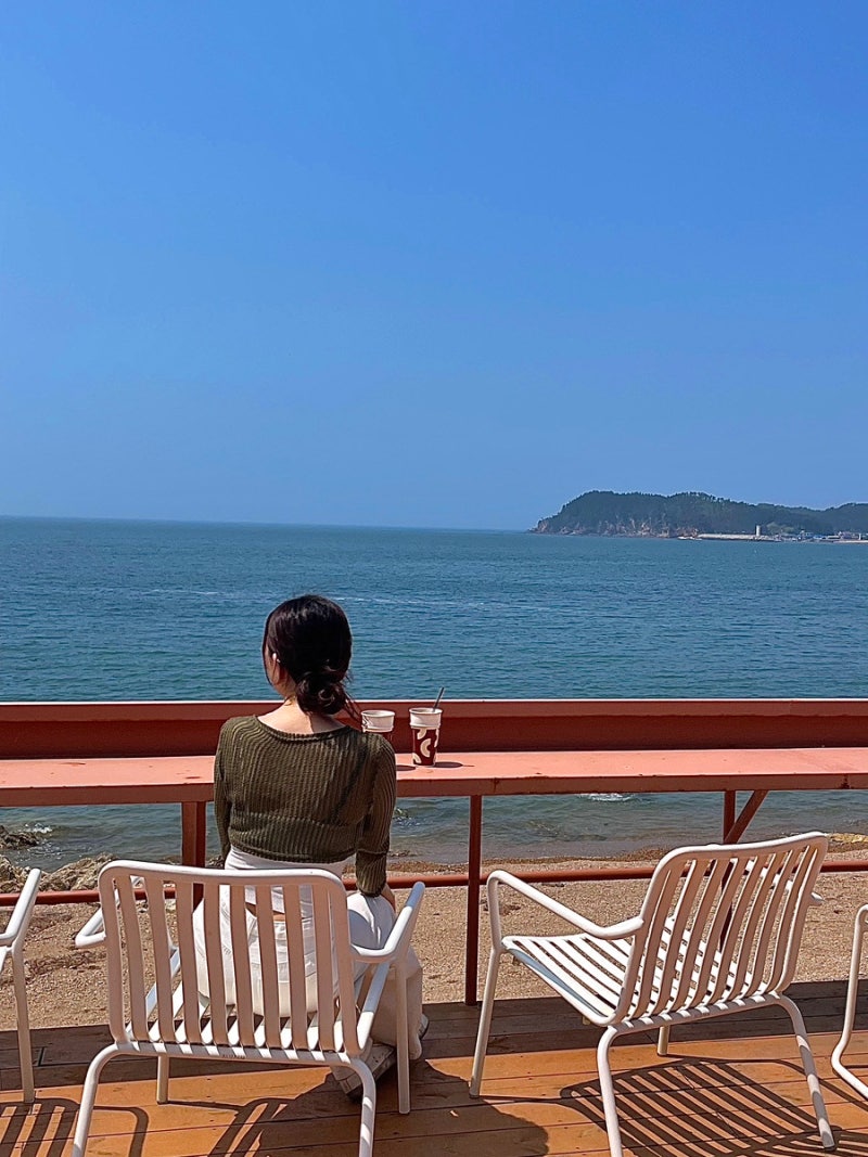 태안 파도리해수욕장 카페 추천 오션뷰 커피인터뷰 파도리” 네이버 블로그