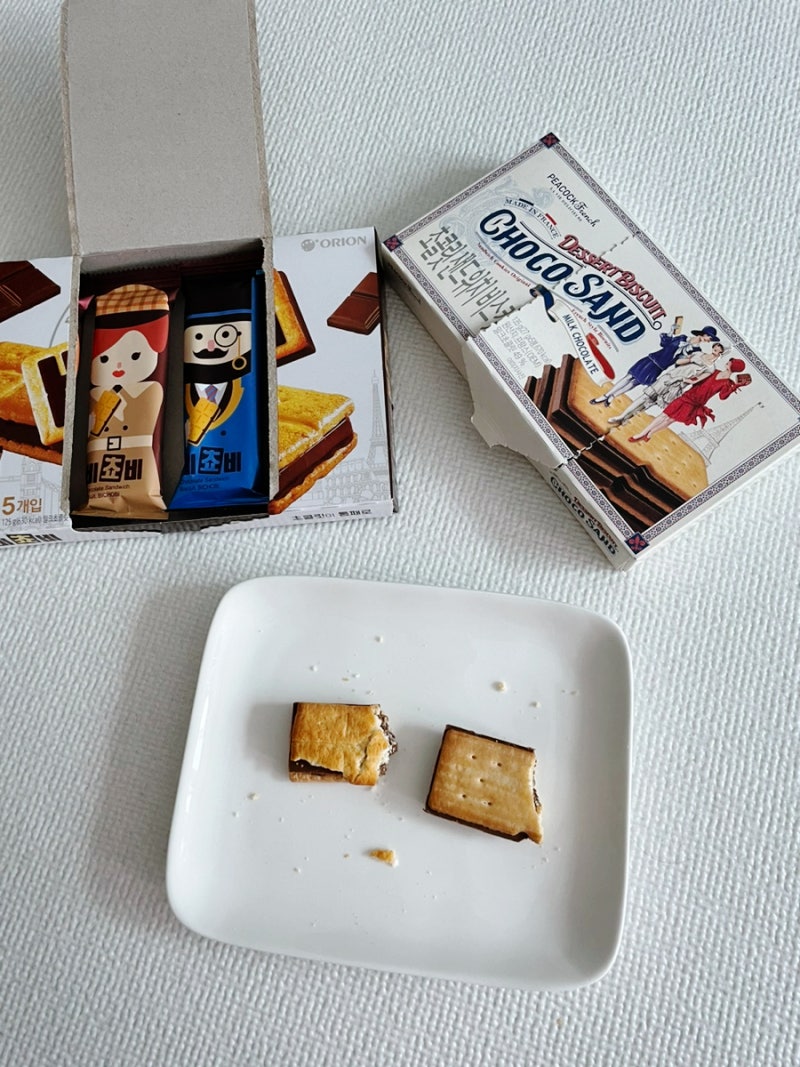 오리온 비쵸비 Vs 피코크 초코샌드 비교맛의 승자는 네이버 블로그