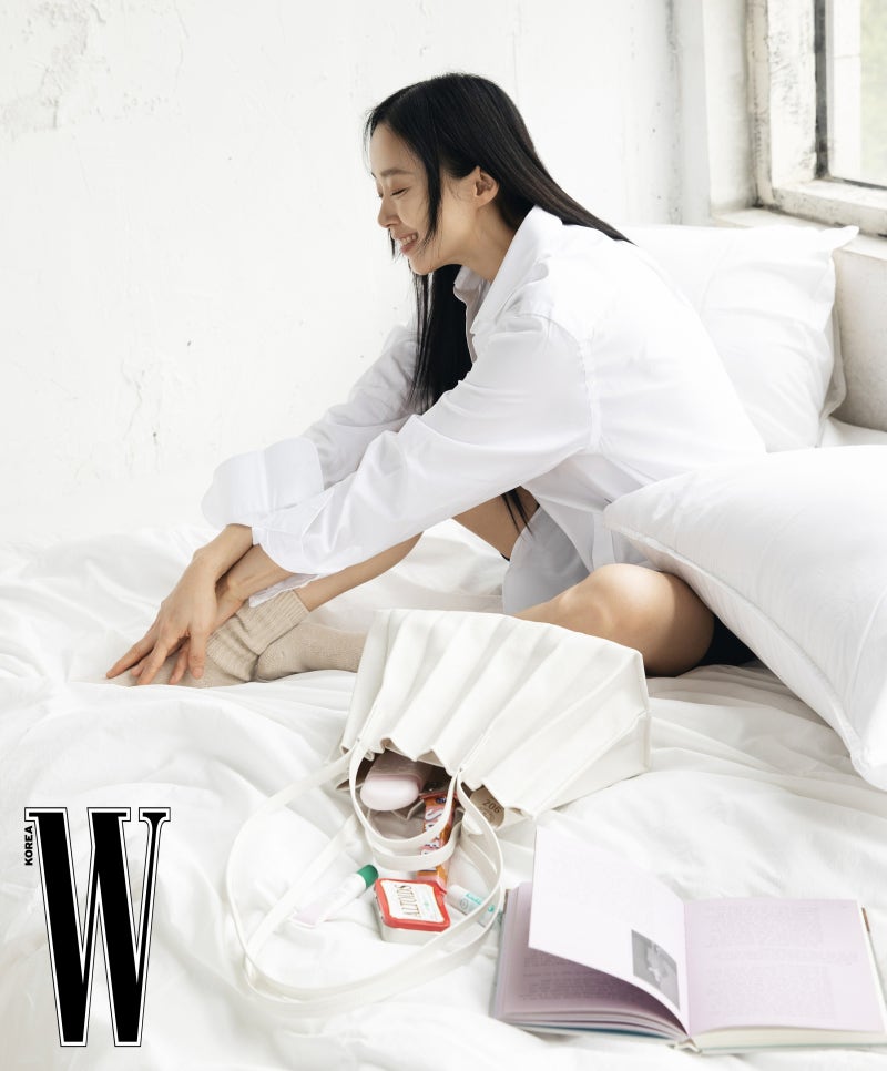 조셉앤스테이시 전도연 화보 속 데일리 백 코디로 좋은 플리츠 백 등 여름 가방 추천해 네이버 블로그