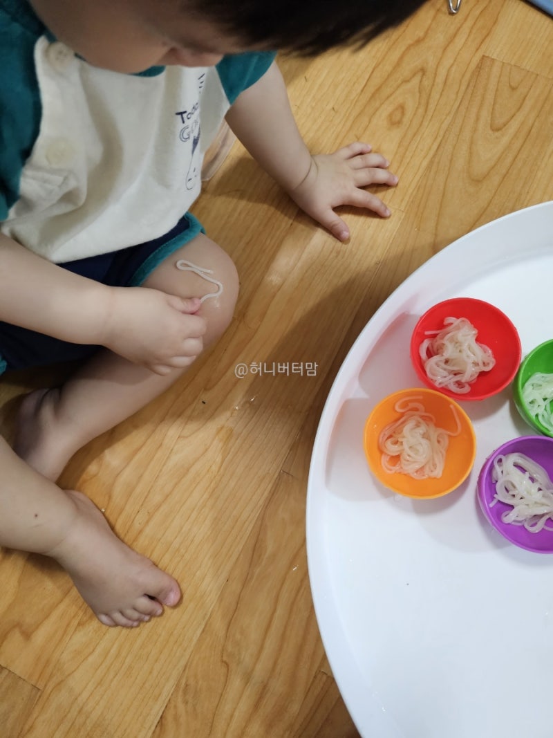 국수 오감놀이 촉감놀이를 통해 돌 아기 엄마 껌딱지에서 해방되기 네이버 블로그
