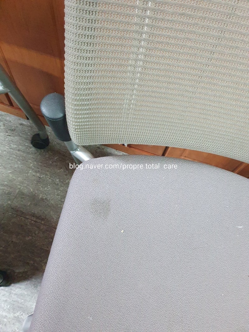 회의실 의자 얼룩제거 및 살균 청소 포포토탈케어