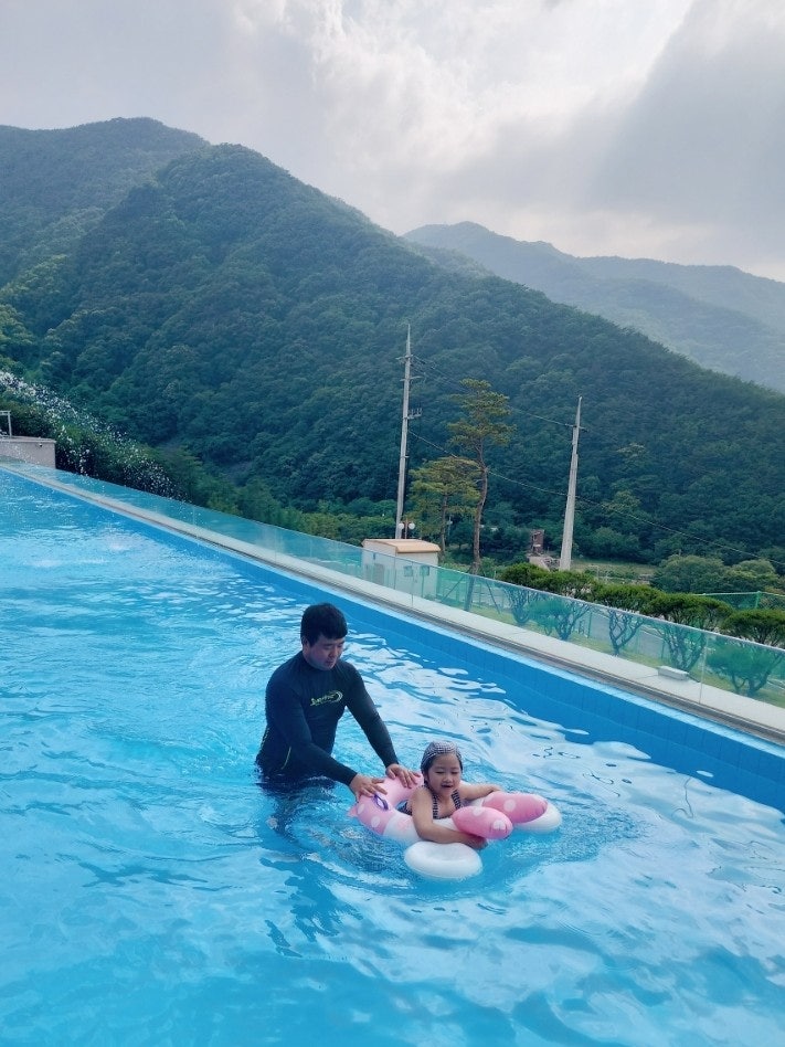 충북 괴산풀빌라 사담스테이 위치 예약 마운틴뷰 사담계곡 인피니티풀 실내개별수영장 바베큐 매점 가격 부대시설 네이버 블로그