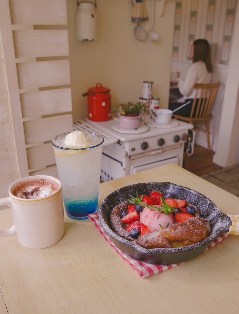 연남동 카페 코리코카페 지브리 공식 마녀 배달부 키키 카페 근데 맛이 왜이래 네이버 블로그