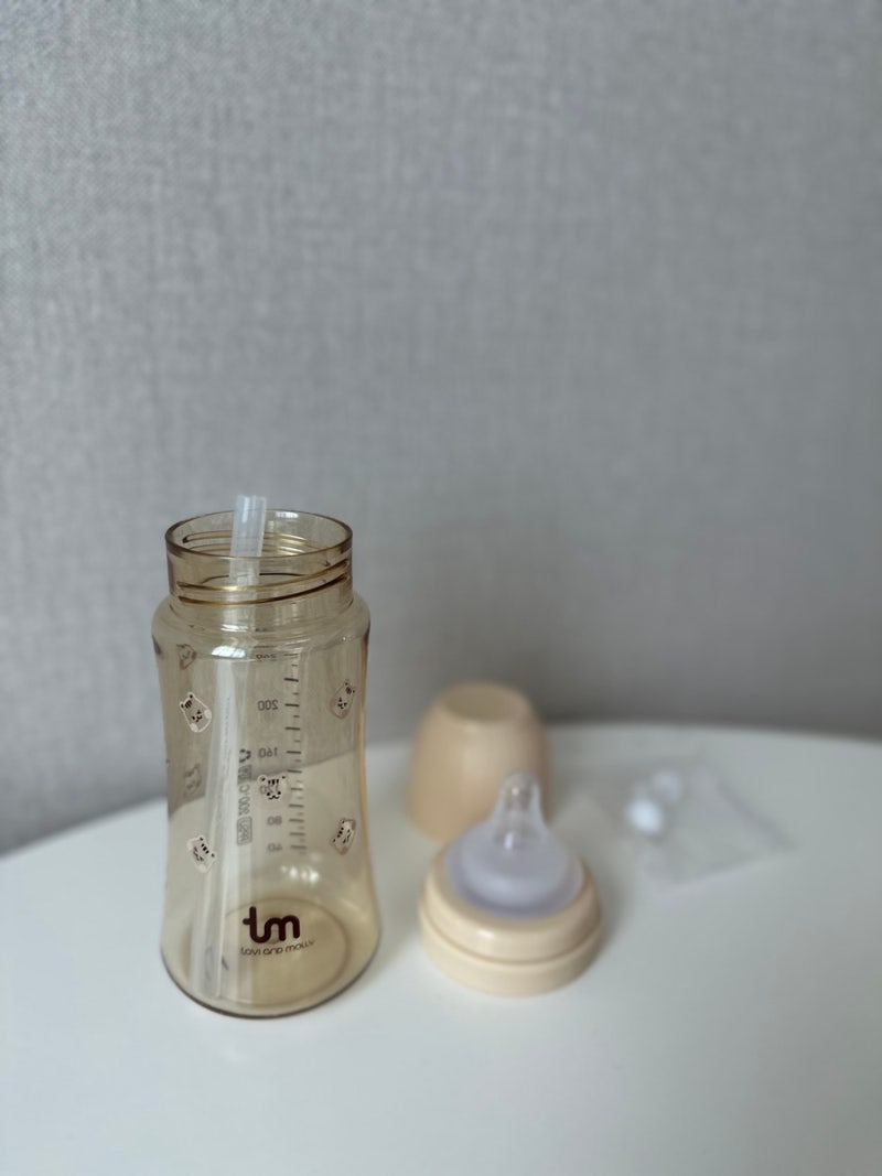 토비앤몰리 돗람이 빨대젖병으로 빨대컵연습 네이버 블로그