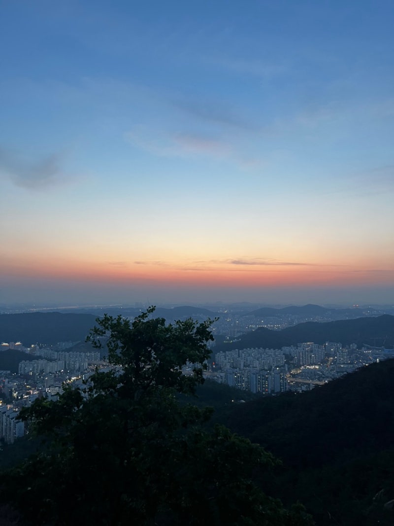 서울 초보 등산 코스 야경 추천 경복궁역 인왕산 정상 가는길 둘레길 지도 범바위 야간등산 시간 네이버 블로그