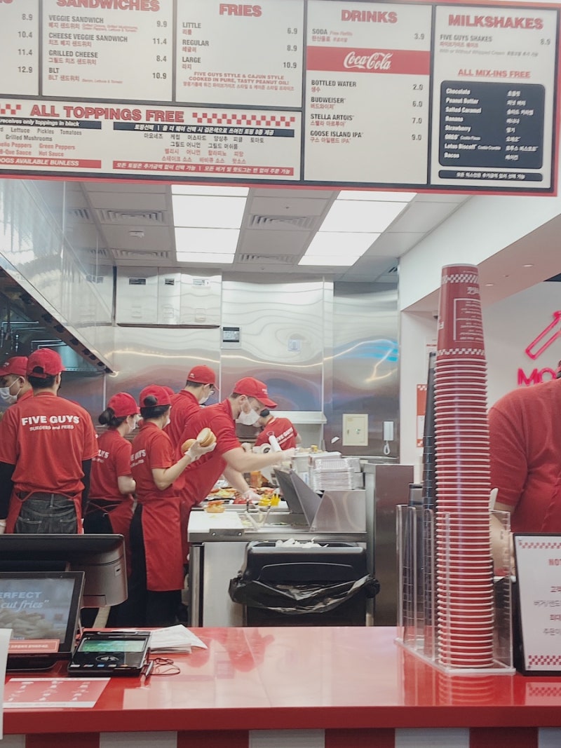 파이브가이즈 강남점 솔직 후기 땅콩유무 쉐이크조합 추천 리틀 기본 비교 베이컨 쉐이크 로투스쉐이크치즈베이컨버거