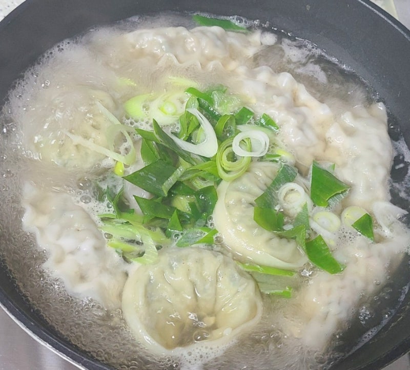 만두국 끓이는법 초간단 계란 만둣국 레시피 냉동만두 요리 네이버 블로그
