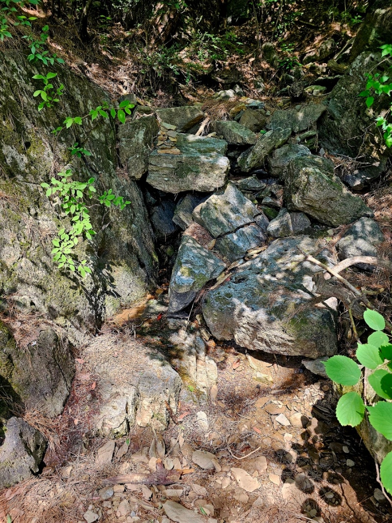 괴산 산막이옛길 연하협구름다리에서 시작하여 차돌바위선착장에서 유람선타고 원점회귀42km 1시간20분 소요 네이버 블로그