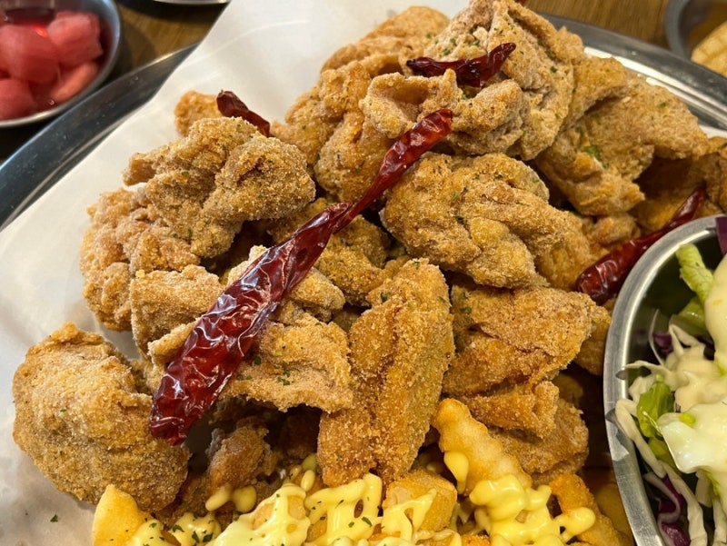 안양 맛집 48시간 숙성 매콤함에 매료되다 시즈닝치킨 핫매료치킨 안양역 치킨 ‘철인7호치킨 네이버 블로그