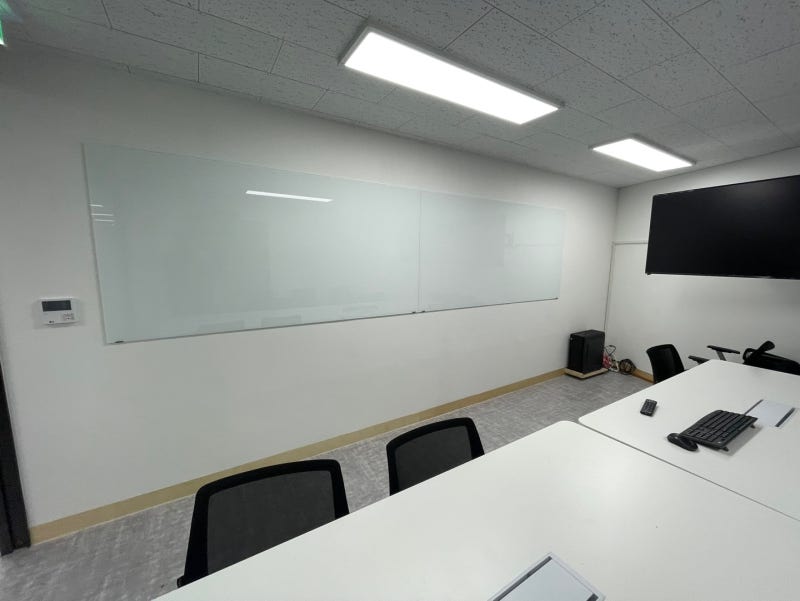 서초구 사무실 유리화이트보드 시공 다녀왔어요 (글라스보드 대형칠판 설치) : 네이버 블로그
