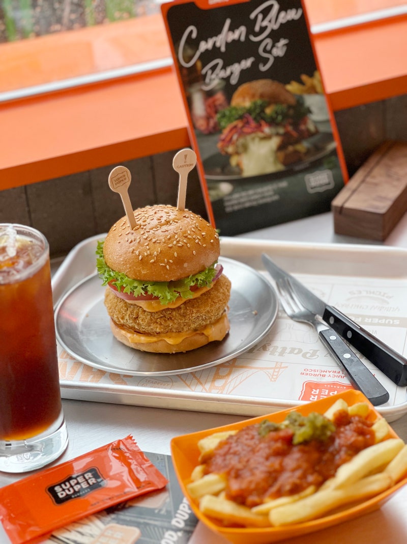 홍대입구역맛집 슈퍼두퍼 홍대점 꼬르동 레드 버거 샌프란 세트 신메뉴 맛봄 네이버 블로그