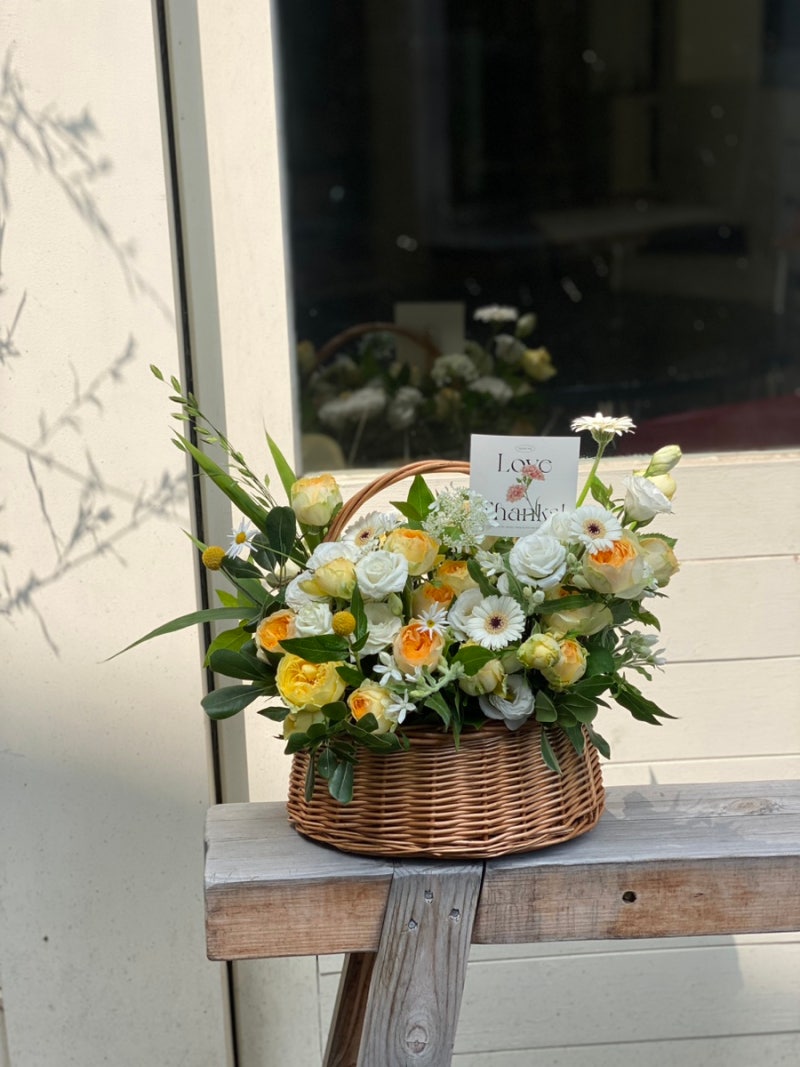이대꽃집 퇴임식꽃바구니신촌퇴임꽃바구니옐로우톤꽃바구니 네이버 블로그