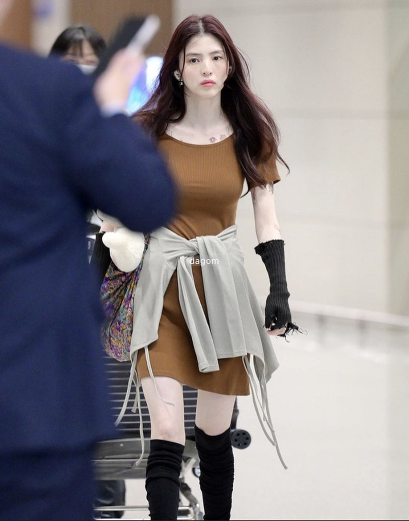 한소희 공항 가방 애정하는 브랜드에코백 이미스 꽃무늬 에코백 2만원대 연예인에코백 패션 고래 꽃 나비 타투스티커