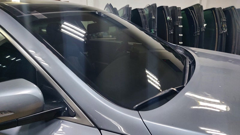 Dh제네시스 전면유리 교환 복원시공 및 켈란 열차단 썬팅시공창원차유리 마산차유리 진해차유리열차단 썬팅필름국내 수입 전차종 자동차유리 돌빵 스톤칩 복원 용접 수리 교환