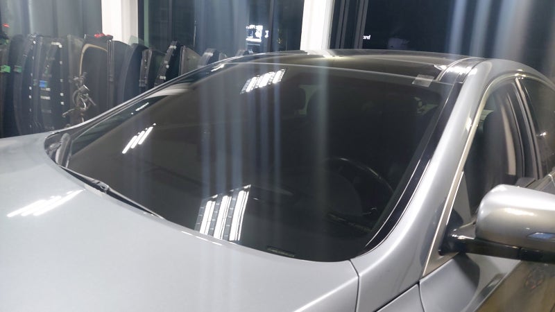 Dh제네시스 전면유리 교환 복원시공 및 켈란 열차단 썬팅시공창원차유리 마산차유리 진해차유리열차단 썬팅필름국내 수입 전차종 자동차유리 돌빵 스톤칩 복원 용접 수리 교환