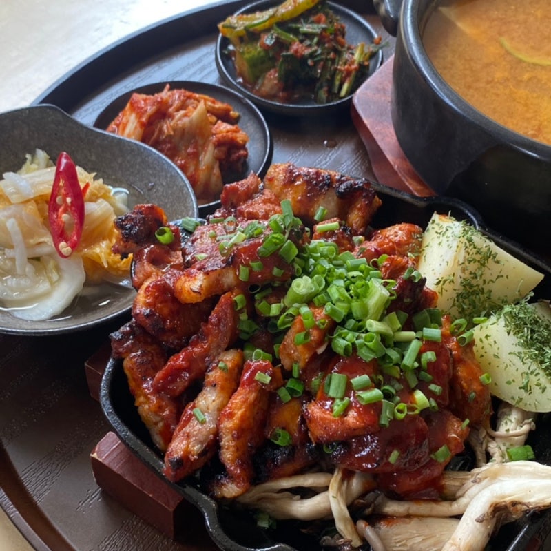 압구정로데오 맛집 초심 압구정로데오점 힙한 주점에서 즐기는 푸짐한 돼지구이 한상 네이버 블로그