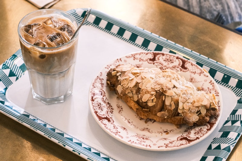 싱가포르 여행 카페 추천ㅣ티옹바루베이커리 본점ㅣ아몬드크루아상 맛집 네이버 블로그