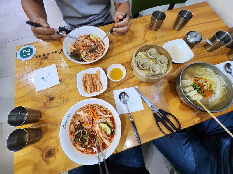 가산디지털단지 국수 망향 비빔국수에서 비빔국수와 갈비 만두로 점심 먹고 왔어요~ 제이플라츠 1층 네이버 블로그