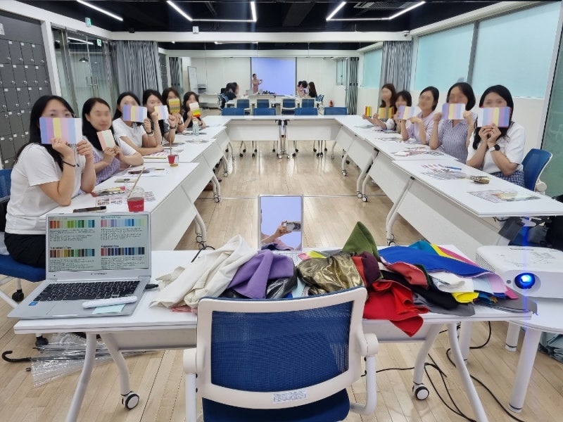 허니와 강의 수원시 초등학교 교사연합회 퍼스널컬러 힐링연수💛 수원시청소년센터에서 나다움을 위한 자아찾기 특강 네이버 블로그