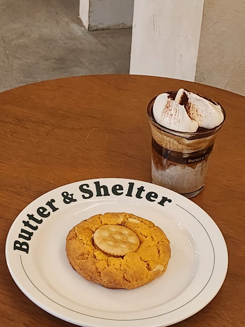 연남동 신상카페 버터앤쉘터 Butterandshelter 분위기좋은 베이커리카페 네이버 블로그