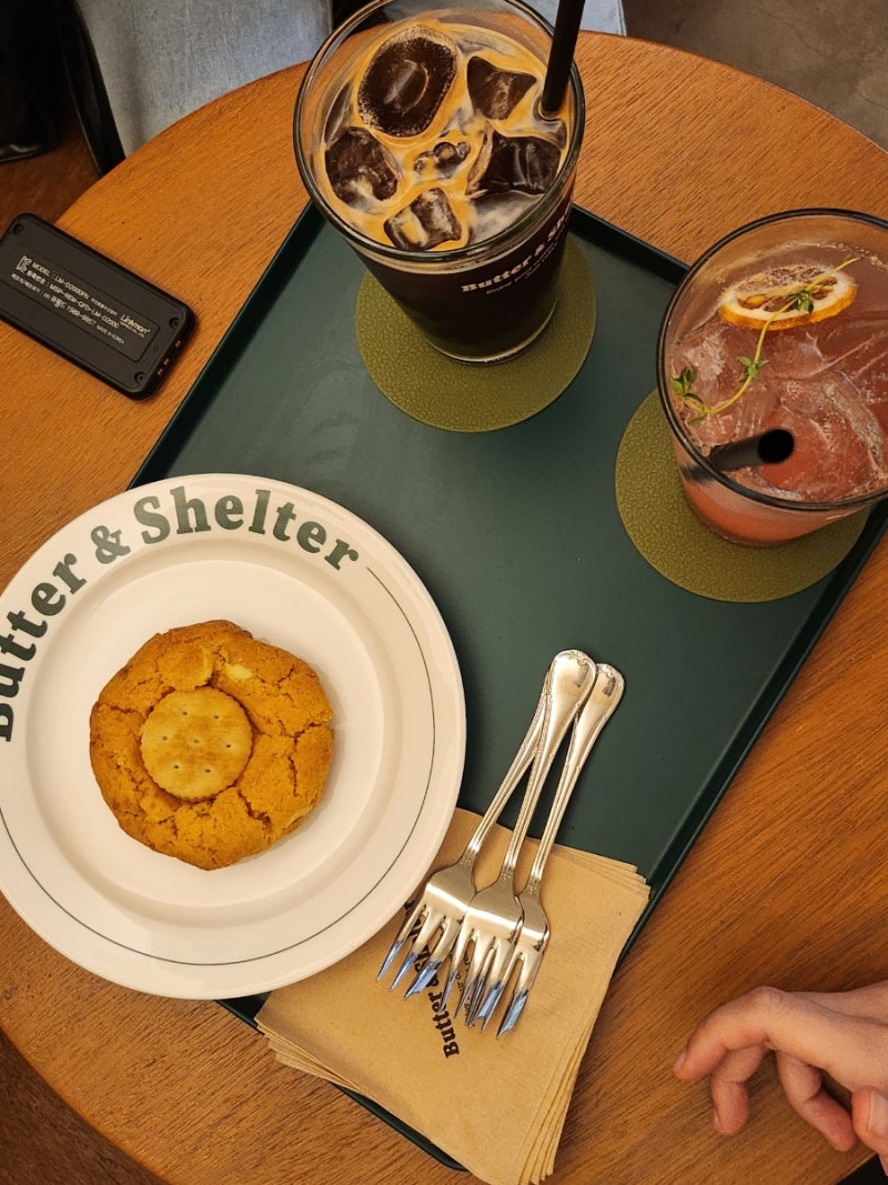 연남동 신상카페 버터앤쉘터 Butterandshelter 분위기좋은 베이커리카페 네이버 블로그