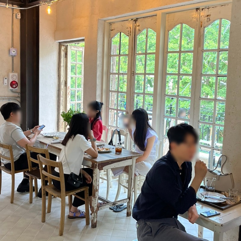 전포 신상 카페, 반려동물 동반 가능한 유럽감성 전포동 카페 :) 똣 TOT : 네이버 블로그