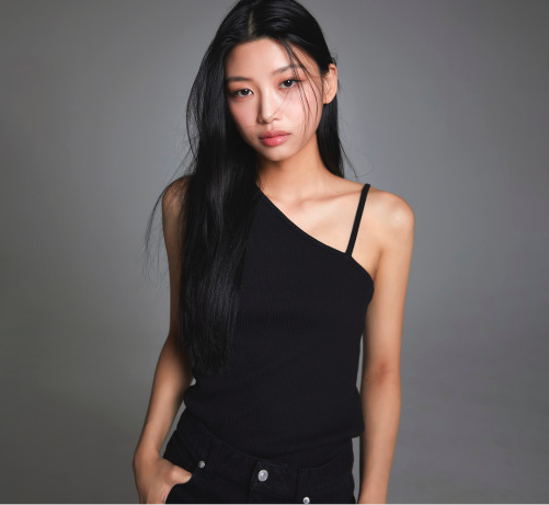 [미쏘 직장인 데일리룩 코디] 원숄더 슬리브리스, 배색 블라우스, 데님 점프수트 : 네이버 블로그