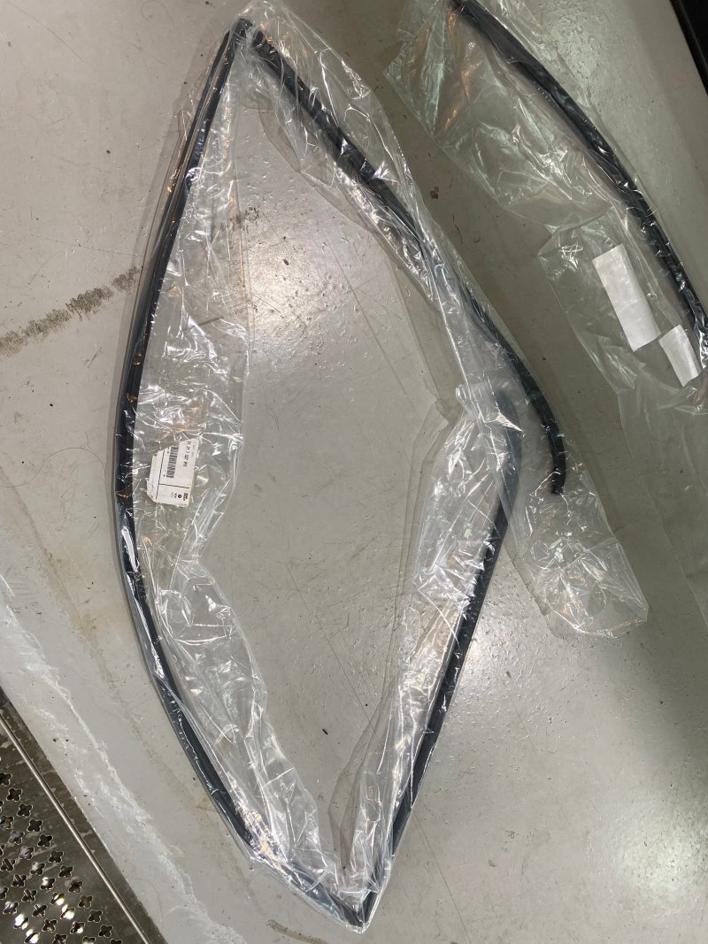 [BMW E60 528i] 뒷 유리 고무 몰딩 교체 : 네이버 블로그