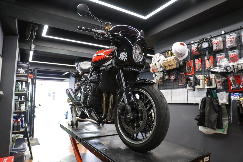 Kawasaki 가와사키 Z900rs 네오클래식 바이크타이어 전문점 브라더모터스 던롭 스포츠맥스 알파14 오토바이타이어 교환