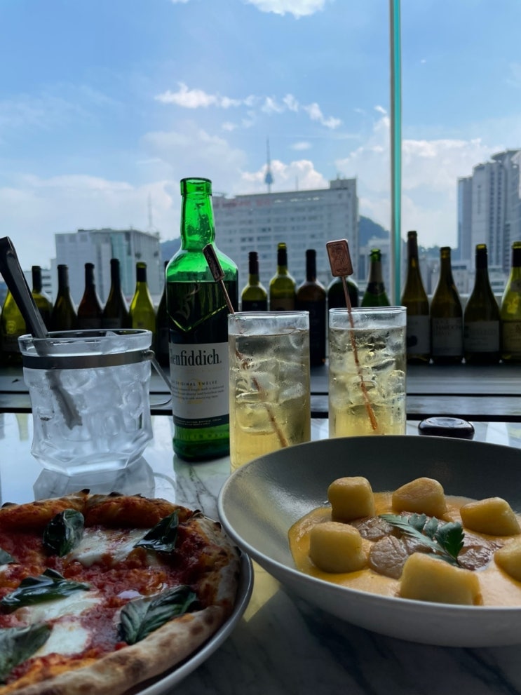 명동맛집 마노디셰프 명동점 이색적인 인테리어와 분위기 좋은 레스토랑 데이트 소개팅 명소