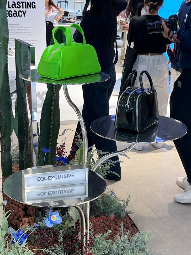 [SHOWROOM] 한섬 EQL GROVE 성수 OPEN ( 이큐엘 플래그십스토어 오픈 ) : 네이버 블로그