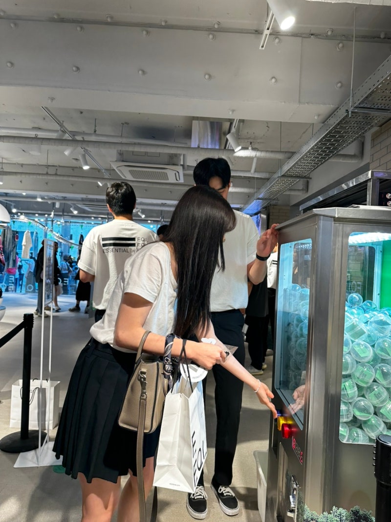 EQL GROVE 성수 핫플 플래그십 스토어 후기! 데이트로 좋아 ️ : 네이버 블로그