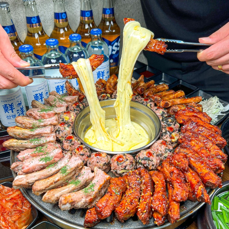 대흥동맛집 불타는쪽갈비 삼겹살 치즈 칼국수 주먹밥 모두를 무한리필로 이용 가능 직화로 고기를 구워내기 때문에 불향 가득