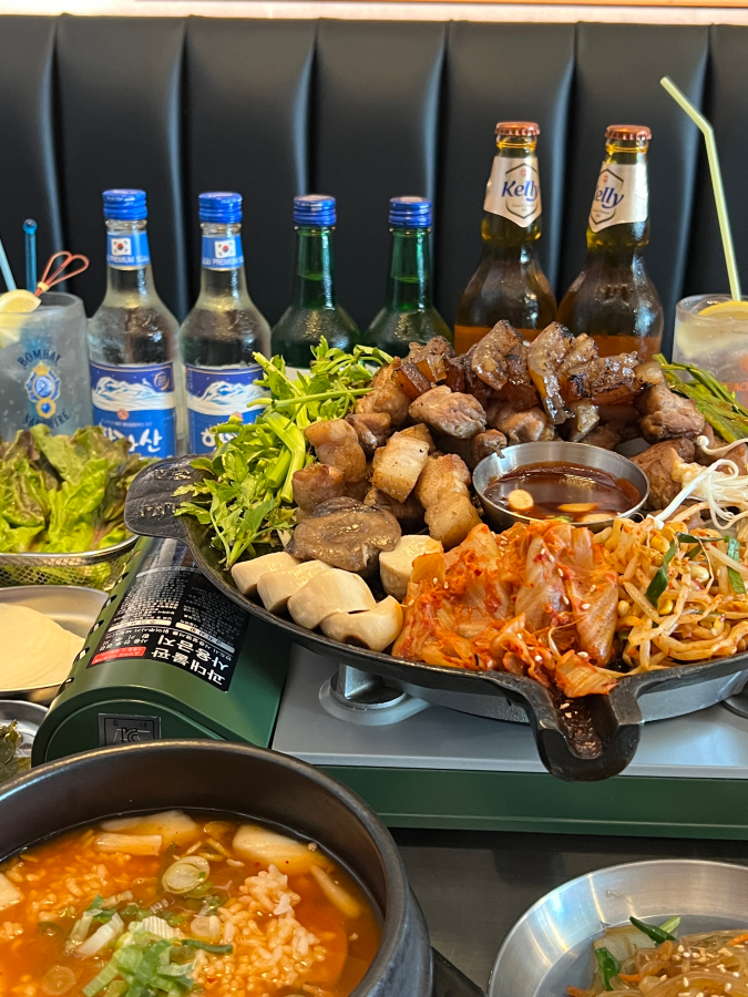 심돈 명지점 명지고기집 세계 3대 품종인 듀록 돼지를 사용하여 고기의 퀄리티도 높은 편입니다