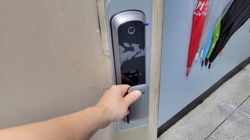 코맥스 CDL-615P 무타공 푸시풀 도어락 셀프 설치 후기, 내돈내산 : 네이버 블로그