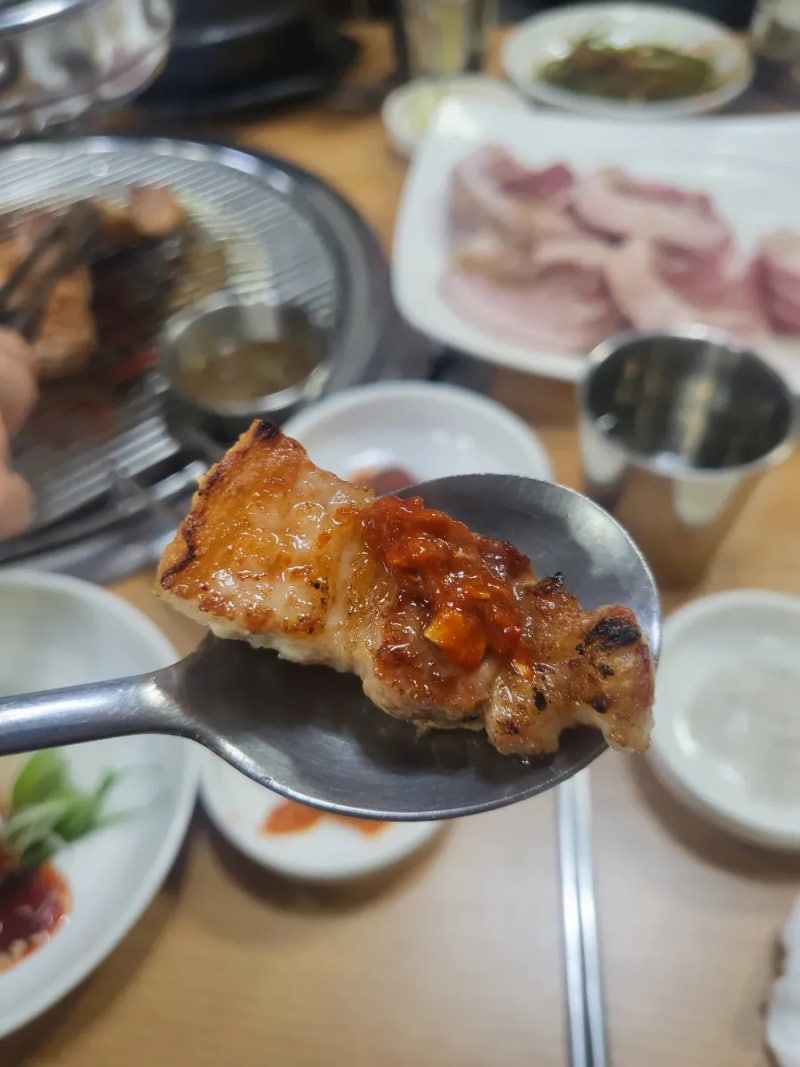 청주맛집 추운 겨울에는 굴 봄여름가을에는 육회를 서비스로 주는 청주 금천동 맛집 장가네 생 갈비 네이버 블로그