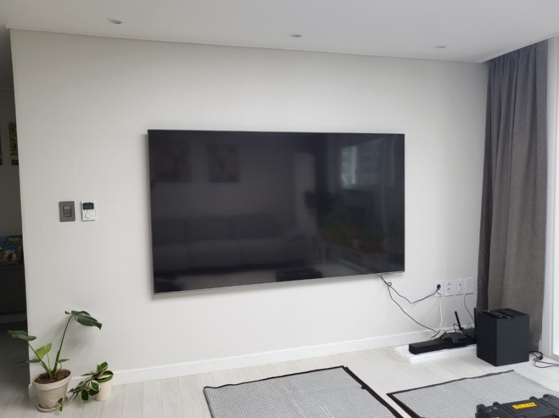 벽걸이티비 선정리 티비선 매립셋톱박스tv선숨김 정리방법티비맨 Ku85ub8000fxkr Tlc 미니led