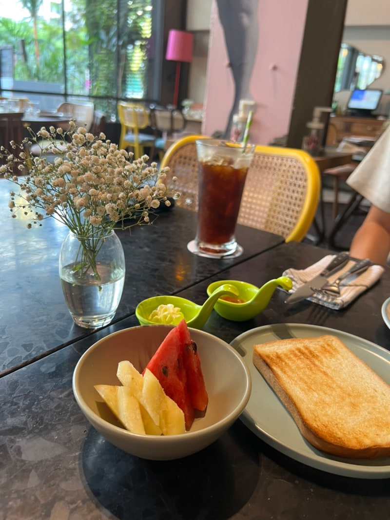 방콕 스쿰빗 아속 맛집 , 가볍게 즐기기 좋은 브런치 Gigi cafe : 네이버 블로그