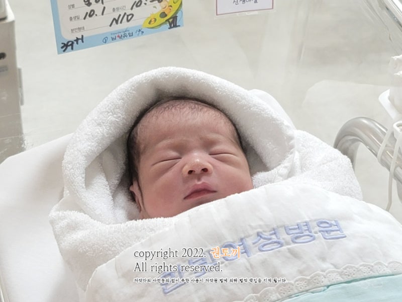 신생아 아기 쌍꺼풀 생기는 시기 언제 생길까요 0개월~2개월 네이버 블로그