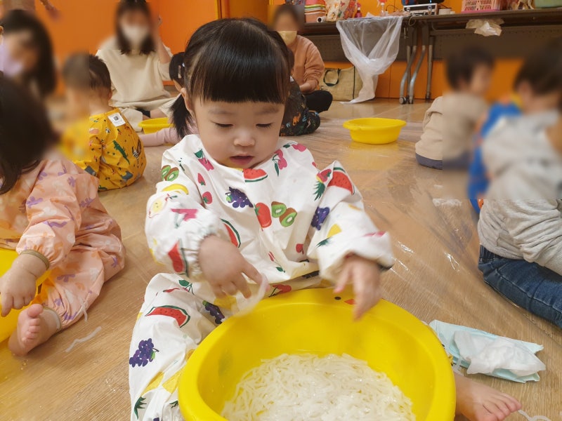 18개월아기 김해 신세계 아카데미 파파룰라 눈놀이 And 우동곤약 촉감놀이 네이버 블로그